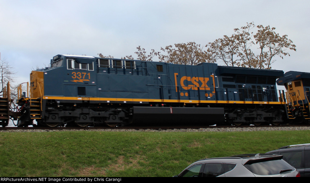 CSXT 3371 on Q031-16
